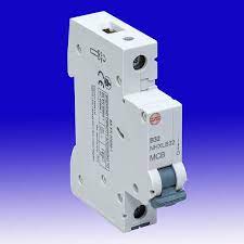 Wylex NHXLB32 Circuit Breaker - Capricorn Electrical Ltd